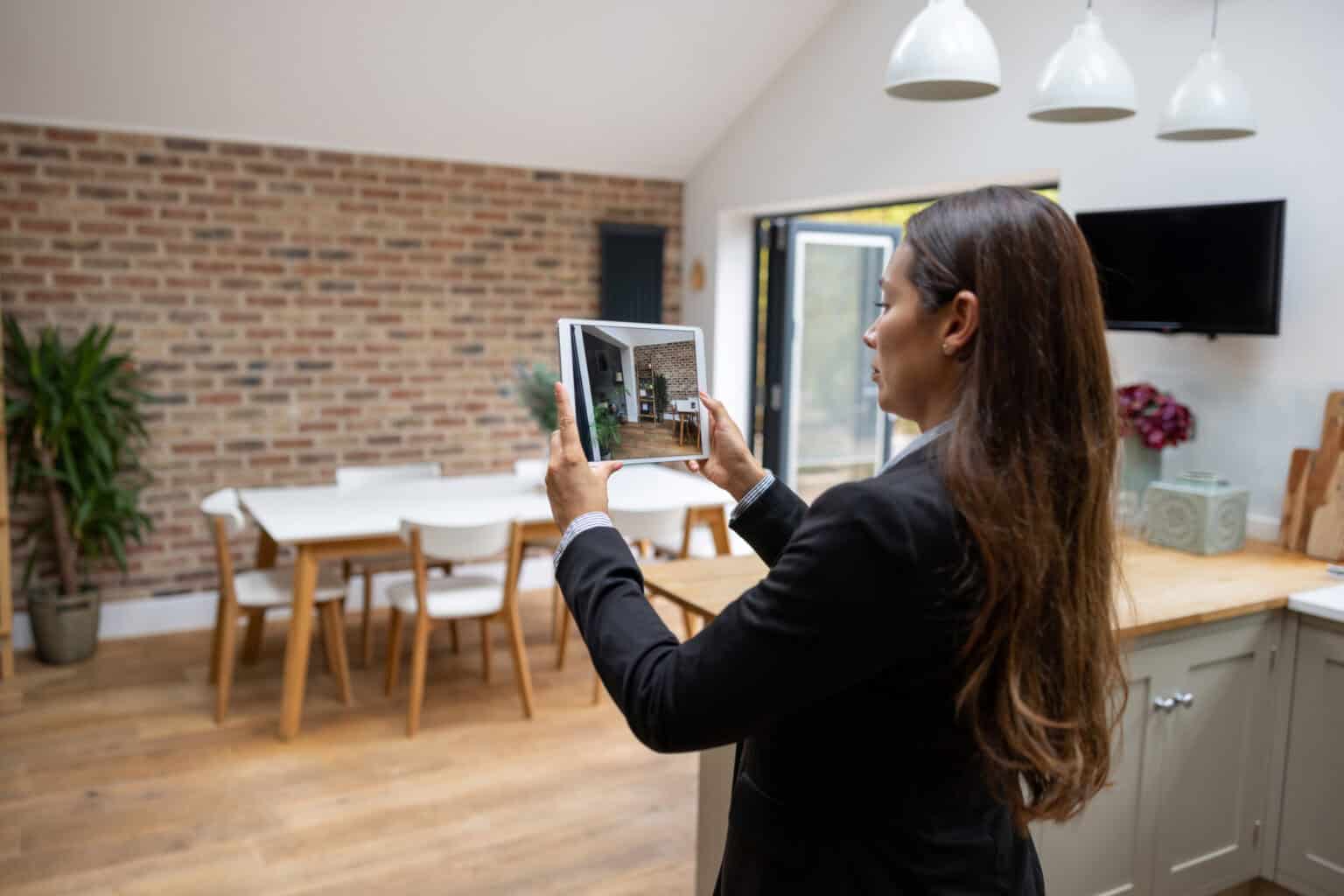 Does a Single Mom Make a Good Real Estate Agent? | Rockwell Institute